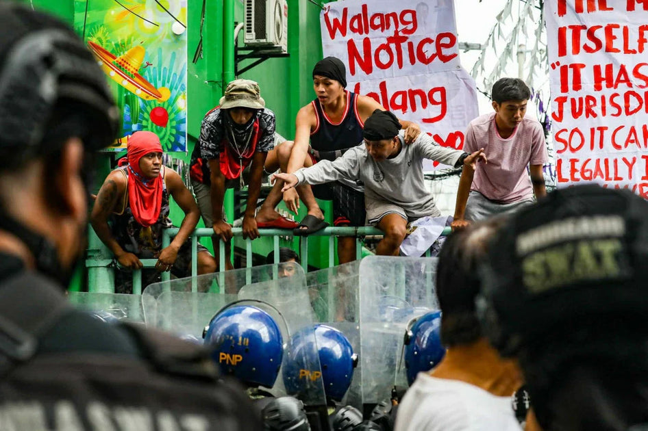 How did Filipino residents of a little street in Manila defend their h ...